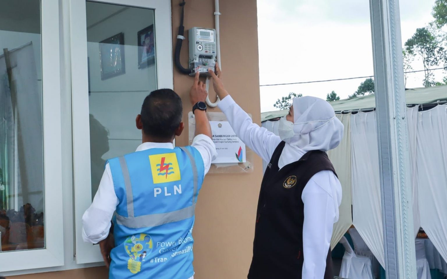 PLN Rampungkan Sambungan Listrik 1.951 Hunian Warga Terdampak Erupsi ...